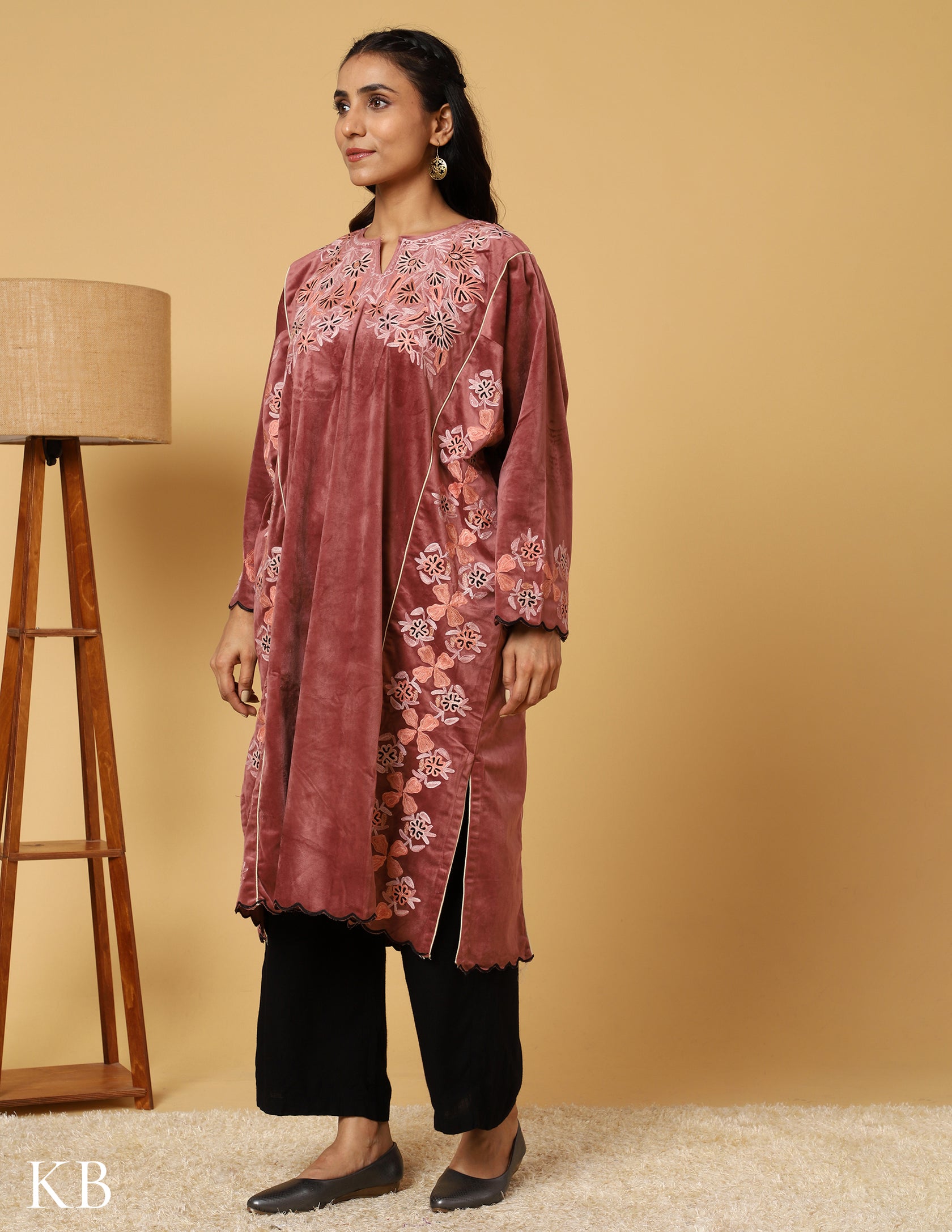 Warm Candy Pink Zari Aari Embroiderd Velvet Phiran – KashmirBox.com