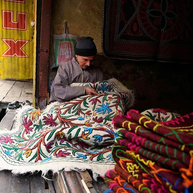 Modern Abstract Handmade Kashmiri Rugs: 20th-Century Art |Kashmir Box ...
